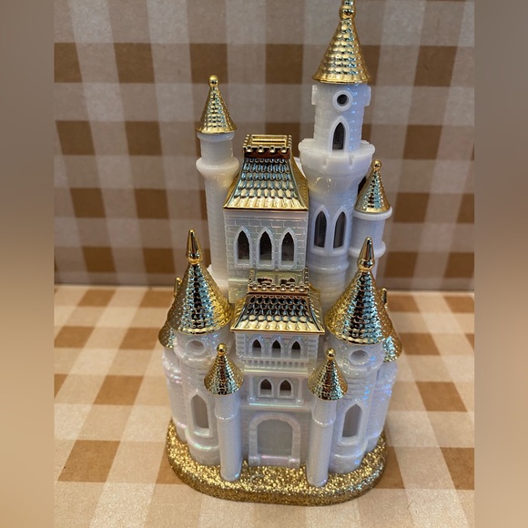 Bath & Body Works | Accents | Bath Body Works Disney Princess Castle ...